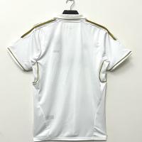 China Custom Retro Soccer Jerseys White Classic Football Shirt Wear Men'S for sale