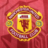 China Classic Red Retro Soccer Jerseys Old Football Kits White Collar Cuffs for sale