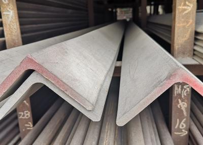 China Galvanized Painted Iron Unequal Mild Steel Angle Bar for sale