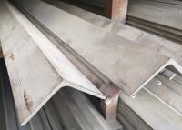 China Galvanized Painted Iron Unequal Mild Steel Angle Bar for sale