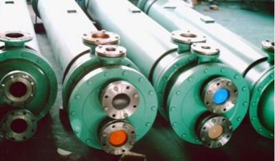 China 2LQF1W Vertical Tubular Lube Oil Cooler Heat Exchanger 35KW for sale