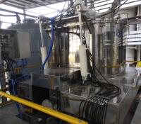 China Vertical Platform Structure Automatic Shaking Bag Lifting  Centrifuge for sale
