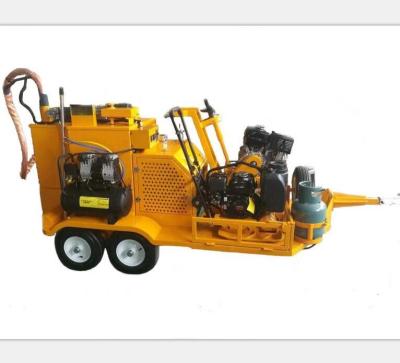 China Municipal Roads Asphalt Patching Trailer , 120L Asphalt Crack Filler Machine for sale