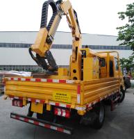 China Vehicle Mounted Type Tractor Hedge Cutter Green Pruning Truck for sale
