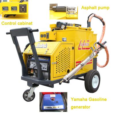China Asphalt Road Sealing Machines For Repairing Cracks for sale