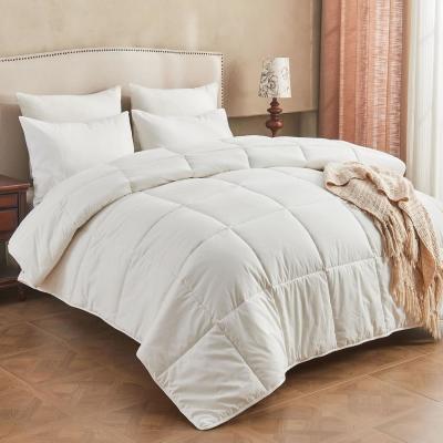 China 70% White Duck Down Comforter High Fill Power Hypoallergenic 100% Cotton Shell Queen Size for sale