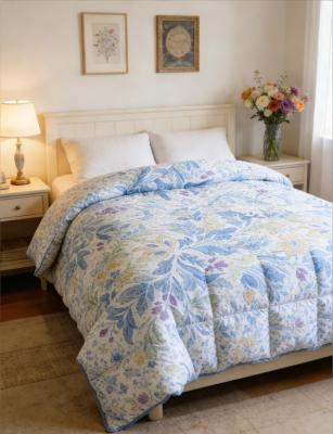 China 50% White Down Quilt Lightweight Warmth 100% Printed Polyester Shell Soft Breathable Bedding for sale
