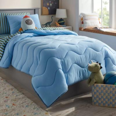 China Cotton Polyester Knitted Comforter Set 200gsm Filling Wave Quilt Single Needle Stitch for sale