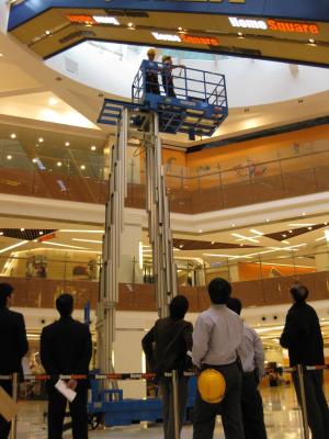 China Four Mast Mobile Elevating Work Platform 12m Working Height For Hospitals for sale