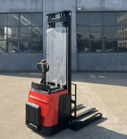 China Electric Stacker 1.6 ton Capacity Electric Straddle Stacker Lift For Heavy Duty Handling for sale