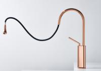 China Solid Brass Pull-Out Kitchen Faucet 25502 Single Handle Hot Cold Water Mixer Tap for sale