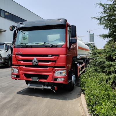 China Transport Oil Tanker Truck Sinotruk Howo 6 X 4 Fuel Tank Truck 15000L 20000L for sale