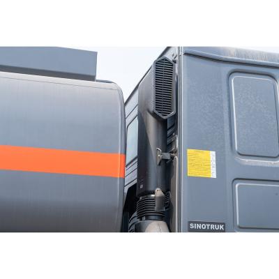 China WD615.47 Oil Tanker Truck Sinotruk Howo 6 X 4 371hp Fuel Tank Truck 25000L for sale