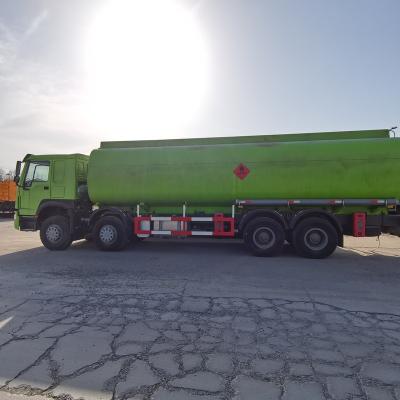 China 300-400L	Oil Tanker Truck Sinotruk Howo 8 X 4 Fuel Tank Truck Model 25CBM for sale