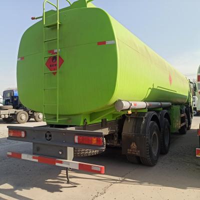 China 300-400L	Oil Tanker Truck Sinotruk Howo 8 X 4 Fuel Tank Truck Model 25CBM for sale
