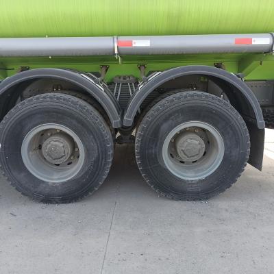 China 300-400L	Oil Tanker Truck Sinotruk Howo 8 X 4 Fuel Tank Truck Model 25CBM for sale