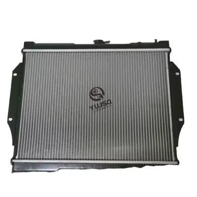 China Mitsubishi Pajero V33 92-98 Aluminum Radiator MB660077 Replacement for sale