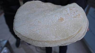 China Fully Automatic 6-12 Inches Tortilla Making Machine With Presser / Gas Burner CE Certified for sale