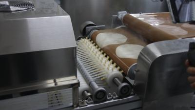 China Industrial High Speed Tortilla Production Line 3 - 20m/Min Alloy Steel Pita Roller 8 - 50mm for sale