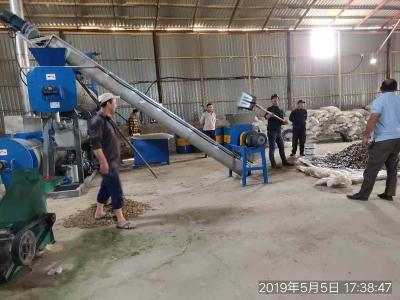 China Mobile Or Stationary Fully Automatic Fish Feed Plant Equipped Line for sale