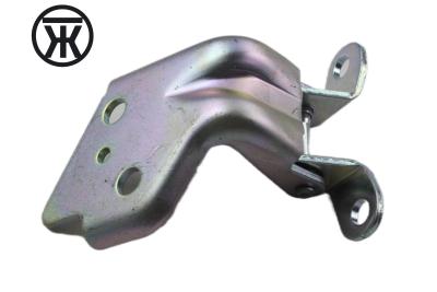 China ISUZU DMAX 2012 Rear Door Hinge 8-98105281-1 | 13.5×10×5 cm Dimensions | 6-Month Warranty for sale