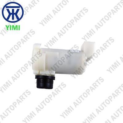 China 24V Corrosion-Resistant Plastic Washer Tank Motor OEM Standard Windshield Washer Pump for ISUZU 700P NPR75 NQR75 4HK1 for sale