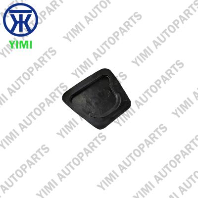 China Non-Slip Durable Rubber Clutch Pedal Pad Direct Replacement for Isuzu 100P Truck for sale