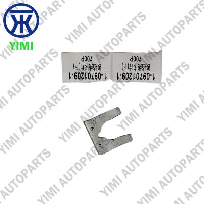 China ISUZU OEM Standard Metal Construction Lightweight Design Shift Cable Clip 1-09701209-1 for 100P NKR NPR 700P for sale