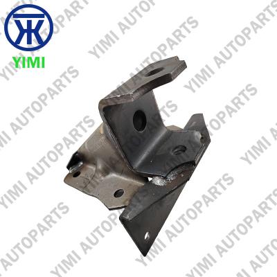 China 8-97042245-0 OEM Fit Spring Bracket 3.1 kg Compact Design High-Strength Metal Construction Leaf Spring Bracket for ISUZU NPR 700P for sale