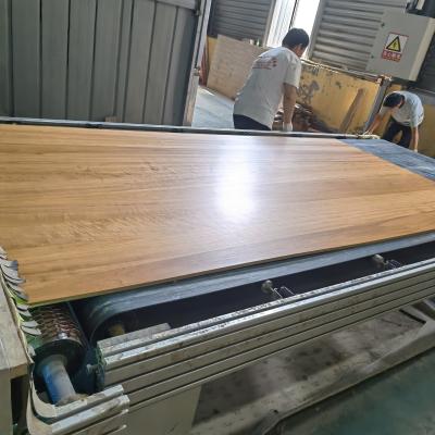 China High Gloss UV Coating Poplar Board with FSC Certification and Moisture Content 8%-12% for sale