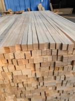 China Indoor Furniture Zealand Pine Radiata Pine Square Solid Wood Strips Slats Board AA AB BB for sale
