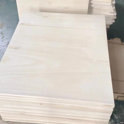 China Hotel Furniture Made of Bleachable Paulownia Straight Solid Wood Customizable Lengths for sale