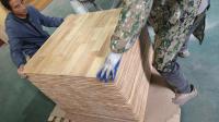 China Solid Wood Desktop UV Oak Board Rubber Wood Finger Joint Board for Solid Wood Desktops for sale