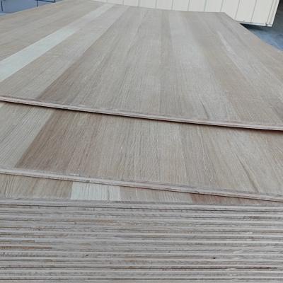 China FSC 100% Certified 3mm-50mm White Oak Veneer Panels with Paulownia Wood Core Board for sale