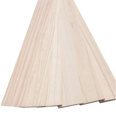China Solid Wood Strip 2mm Paulownia Wood Panel with Moisture Content 8%-12% and Payment T/T for sale