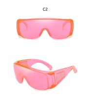 China Transparent Lens Oversized Sunglasses UV400 38g Windproof Goggles for sale