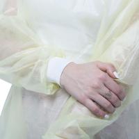 China Lightweight Non Woven Sms Isolation Gown Breathable S-4XL Size for sale