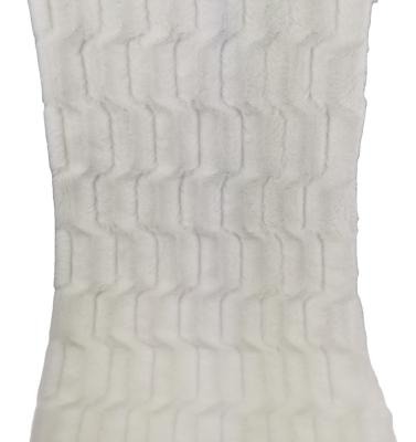 China 500meters Plush Fabric for Garments and Quilts Making in 100% Polyester Knitted PV for sale