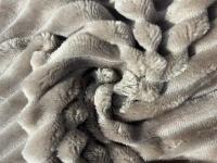 China Custom Winter Blanket Super Soft Flannel Fleece Fabric with Customizable Yarn Count for sale