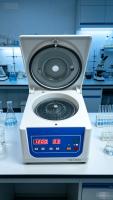 China Hematocrit centrifuges 12,000rpm brushless motor  24 capillaries 75mm length  separation for sale
