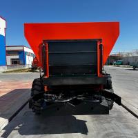 China Double Disc Manure Spreader Hydraulic Door Anti Rust Treatment Clever Design for sale