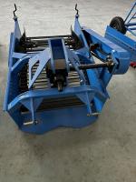 China High-Performance Potato Harvester with Anti-Tangling Grass, Grass-Cutting Disc, and Hydraulic Collection Box for sale