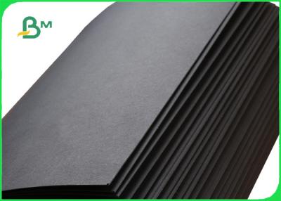 China 450gsm Black Card Paper For Luxury Package Box Good Stiffness 700 x 1000mm for sale