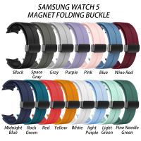 China Official Magnet Folding Buckle Silicone Strap Band for Samsung Galaxy Watch 5 Red SIlicone Watch Band Blue Watch Strap Armband for sale