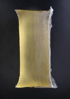 China Rubber-Based Hotmelt PSA Glue for Bottle Labeling - 15-25 gsm Coating at 130-180℃ Temperature Range for sale