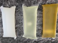 China Strong Tack PSA Hot Melt Rubber Adhesive for Freezer Labels - 30 GSM Coating, 117°C Softening Point for sale