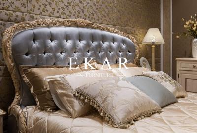 China Luxury Royal Solid Frame Wood Hand Carved King With Double Bed Bedroom Furniture for sale