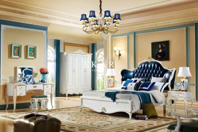 China New Design Antique Luxury Classic Wooden Carved Upholstered Leather King Size Bed for sale