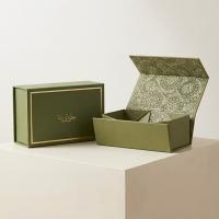China Collapsible Gift Boxes Magnetic Closure Rigid Box With Pattern Lining for sale