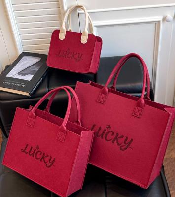 China Eco-Friendly Felt Tote Bags with Handles for Retail and Gift Packaging for sale